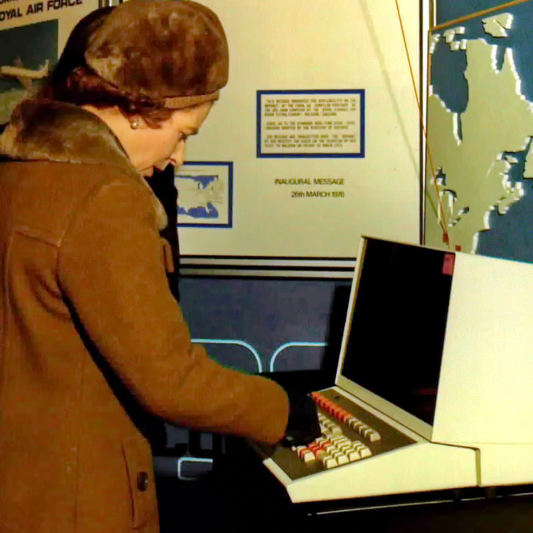 Queen-sends-first-email-1976-533×533 – Robs Tech and AI Blog